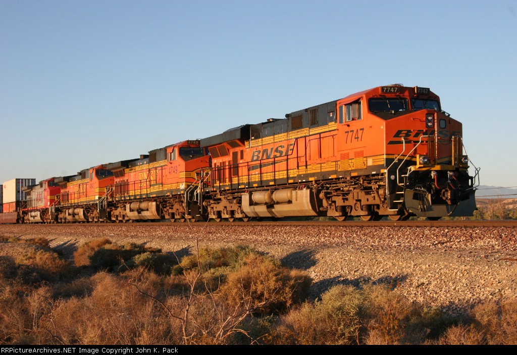 BNSF 7747
